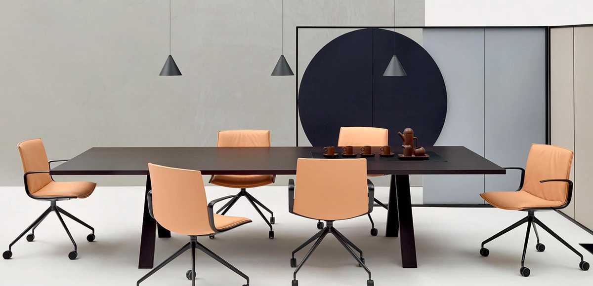 Cross Italian meeting table by Arper Italia, Fattorini+Rizzini+Partners