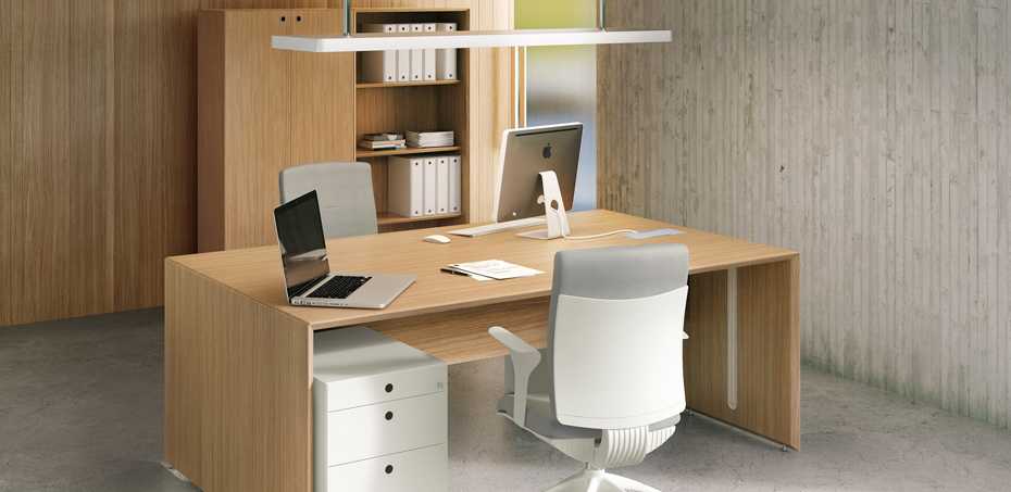 Office Desks Quaranta5 by Fantoni Simplicity and Practicality